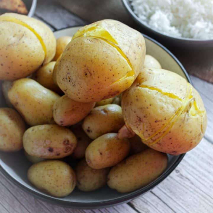 Easy Boiled Baby Potatoes (Stove, Instant Pot, Microwave) - Vegan ...
