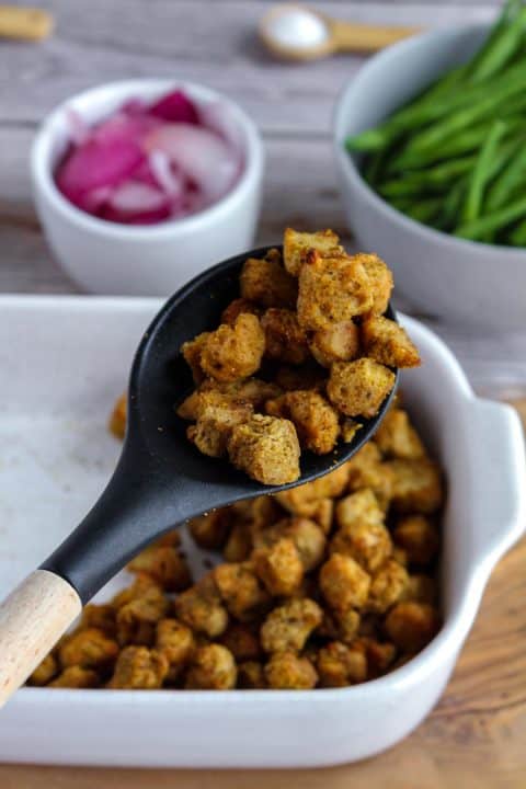 Crispy Roasted Soya Chunks (Vegan Alternative To Chicken) - Vegan ...